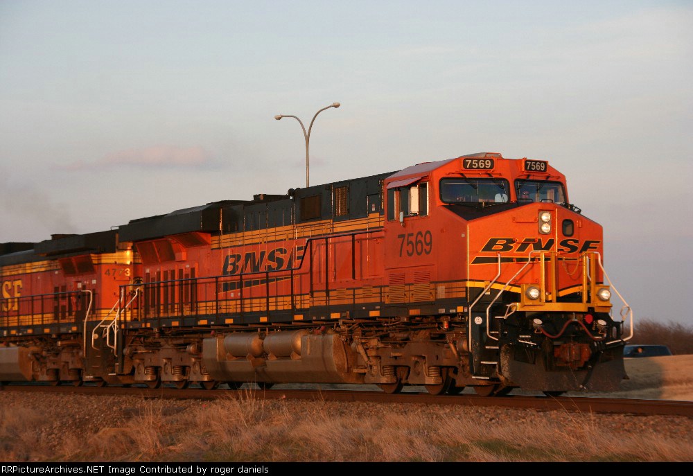 BNSF 7569